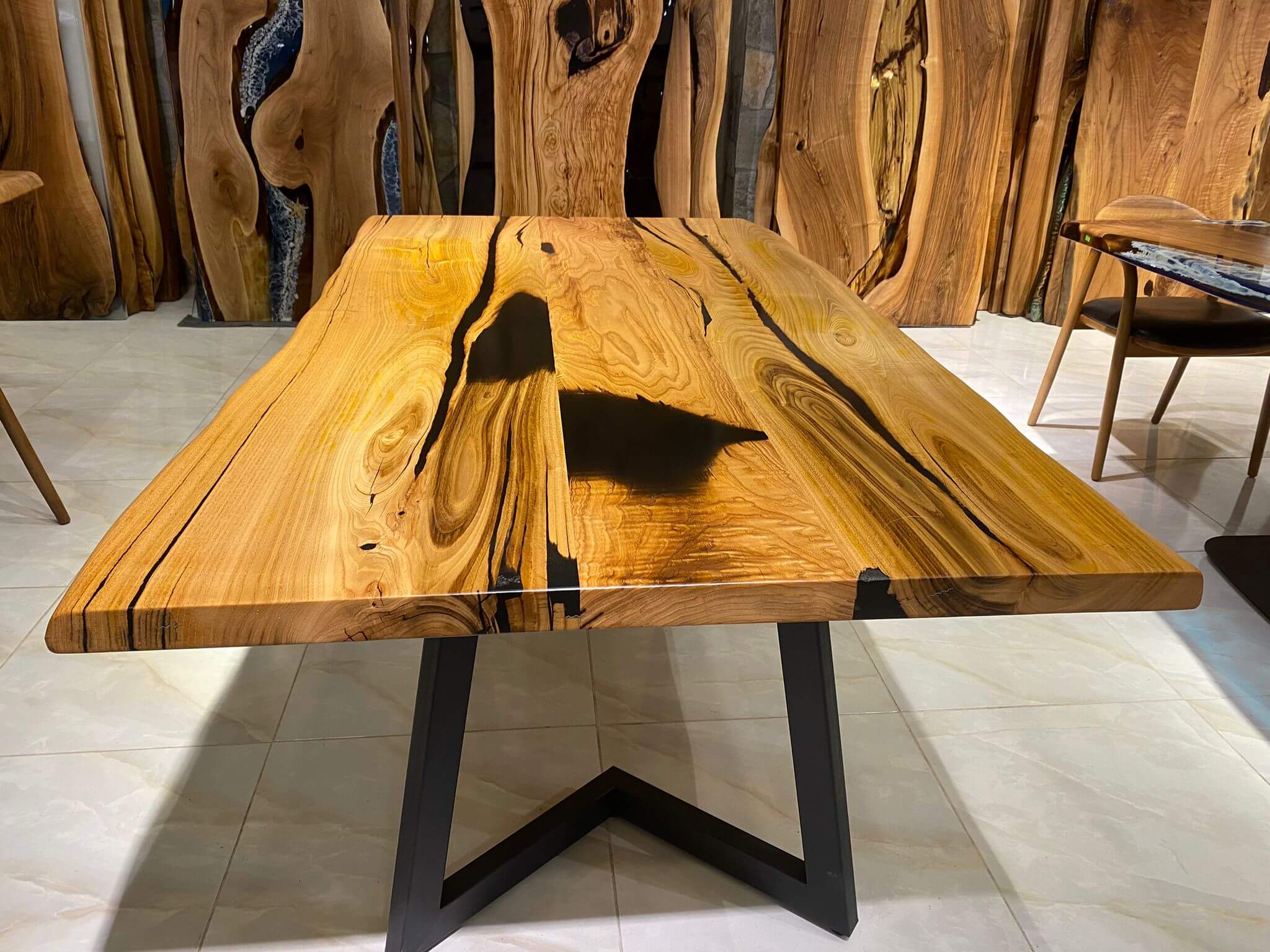 Chestnut Wood Dining Tables – Gul Natural