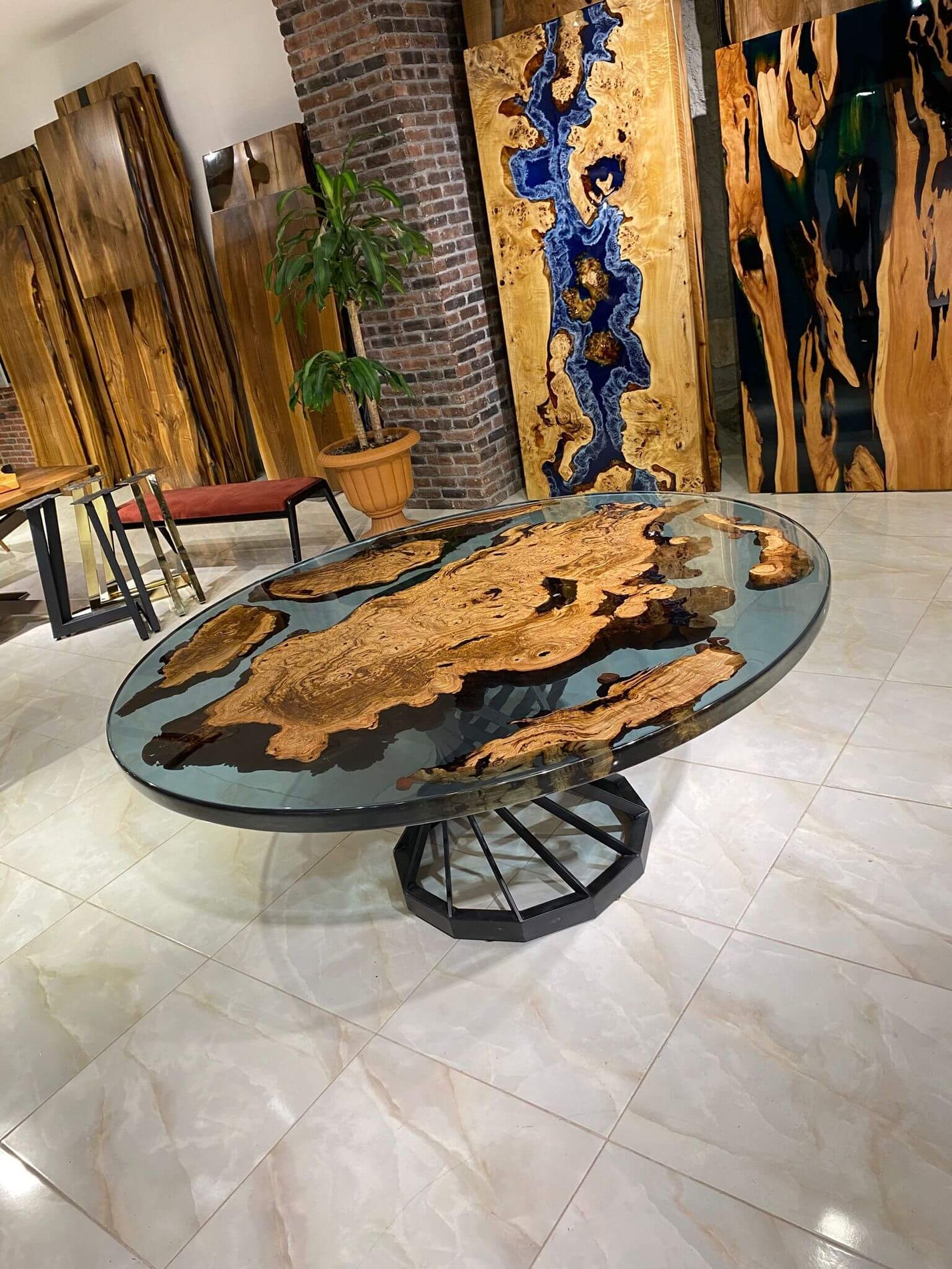 Custom Rounded Epoxy Resine Table - Gul Natural