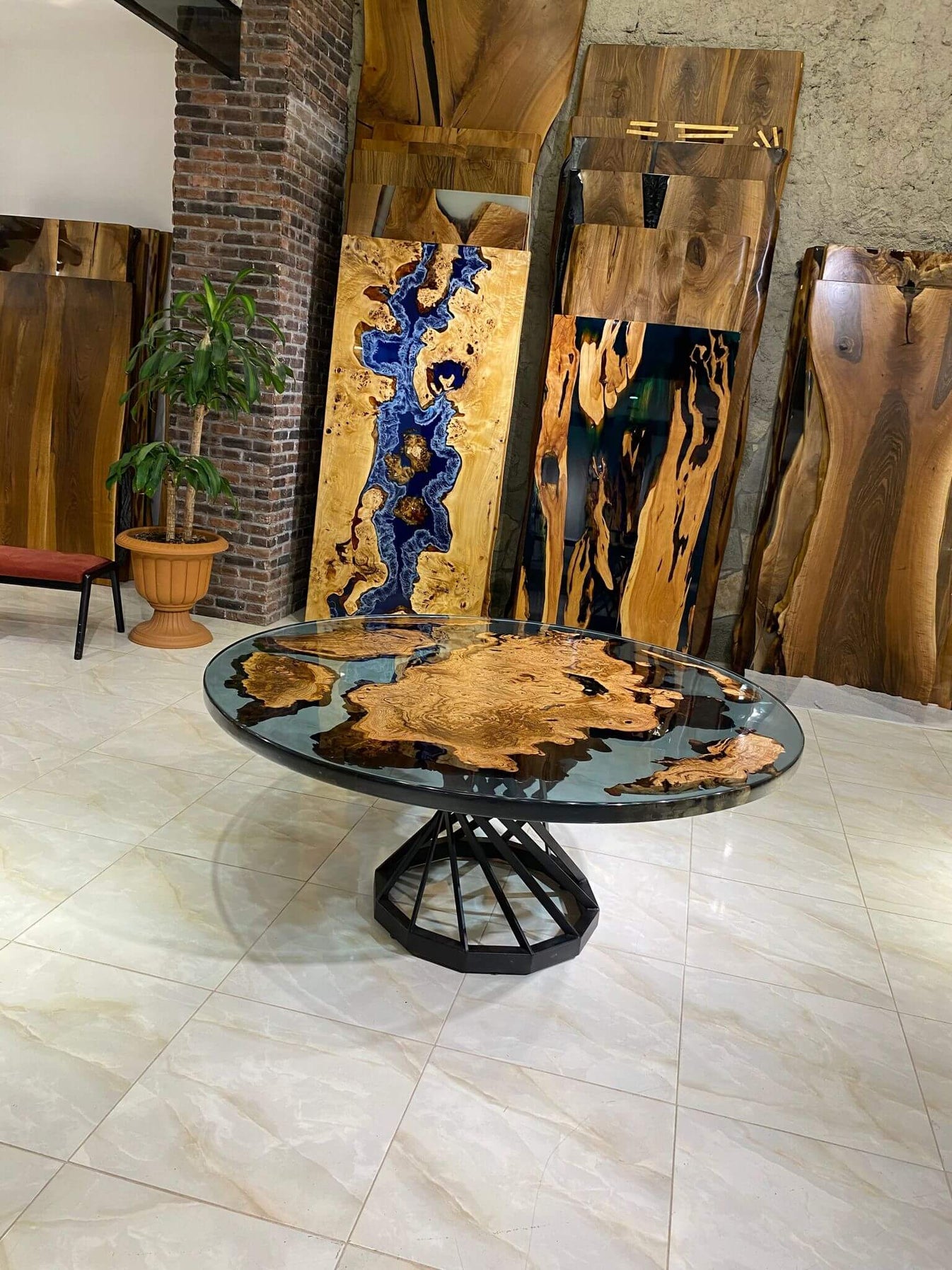 Custom Rounded Epoxy Resine Table - Gul Natural