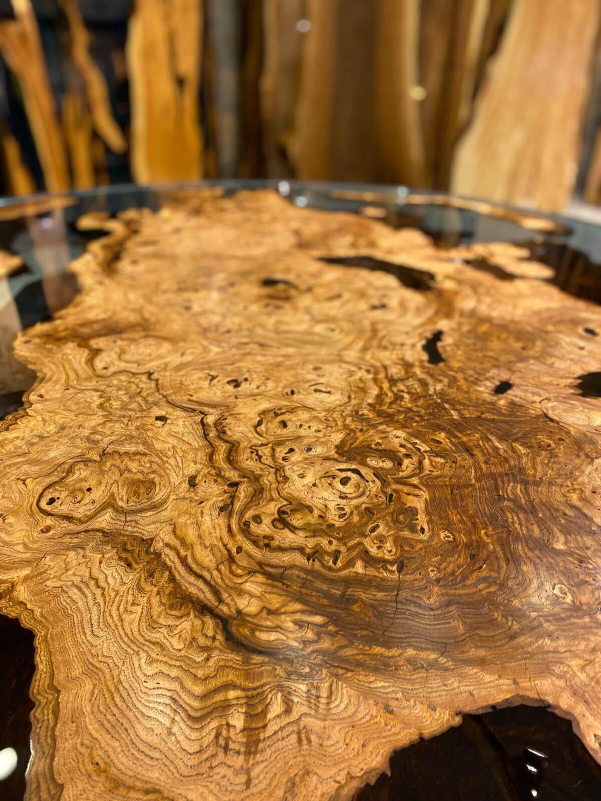 Custom Rounded Epoxy Resine Table - Gul Natural